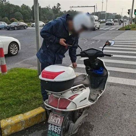 海盐人注意！无牌电动车上路，一律查扣！自行车