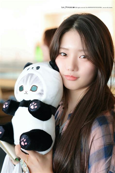 Pin By Lalamilasamia On Rora In 2024 Korean Girl Groups Kpop Girls Riri