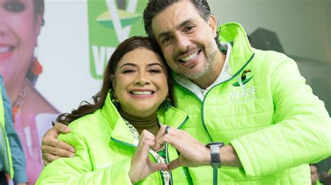 Entrega Pvem A Clara Brugada Constancia De Precandidata única A La