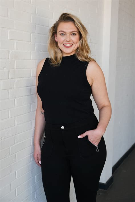 Ysabel The Model Booker