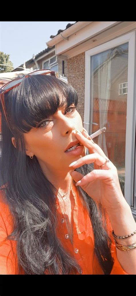 𝓛𝓾𝓼𝓬𝓲𝓸𝓾𝓼 𝓛𝓪𝔂𝓵𝓪 🤍 1k On Twitter Where Are All The Smoking Bitches 🚬 🌬