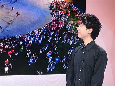 【東京五輪閉会式】手話のパーマのお兄さんは誰？顔芸がかわいいと話題！ コネコネそっと。
