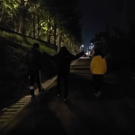 은행나무길 야간산책에서 아이들의 귀여운 재롱♡ Youtube