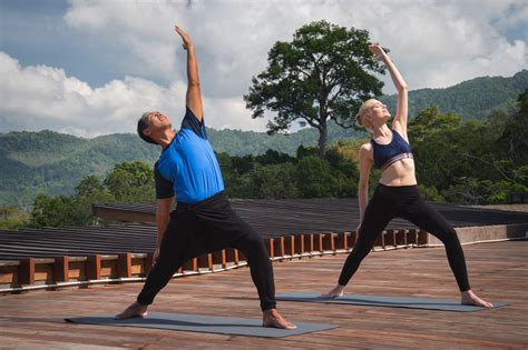 einfache Yoga Übungen zum Dehnen und Kräftigen Dr med Julia