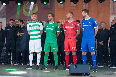 Ekstraklasa Nowe koszulki robią duże wrażenie Polskie klubu pokazały