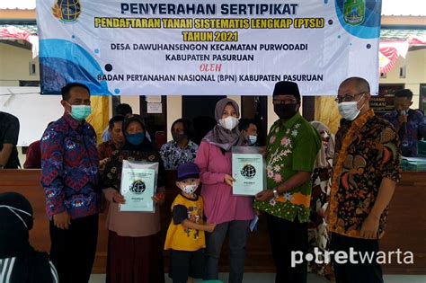 Penyerahan Sertifikat Program PTSL Warga Purwodadi Bangga