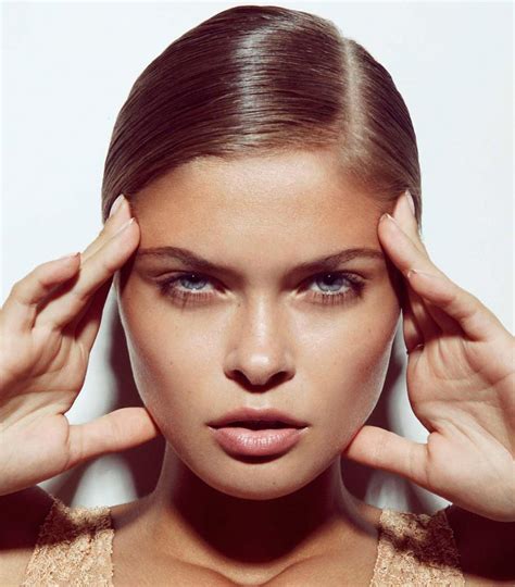 Spa em casa três receitas de máscaras caseiras para relaxar Harper s Bazaar Moda beleza e