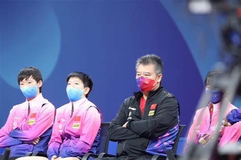 裁判抢镜！国乒女团3 0横扫加拿大，王曼昱速胜，陈梦孙颖莎强势凤凰网