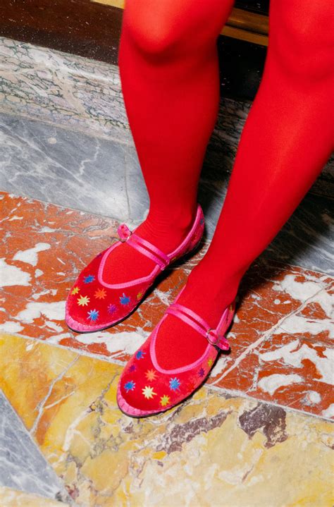 Royal Stardust Red Flabelus