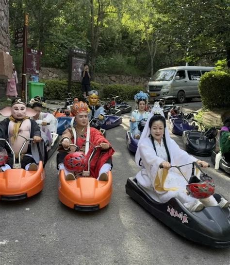 TikToker Trung gây bão nhờ vào vai Đường Tăng từ cử chỉ đến nét mặt đều khiến dân mạng thán