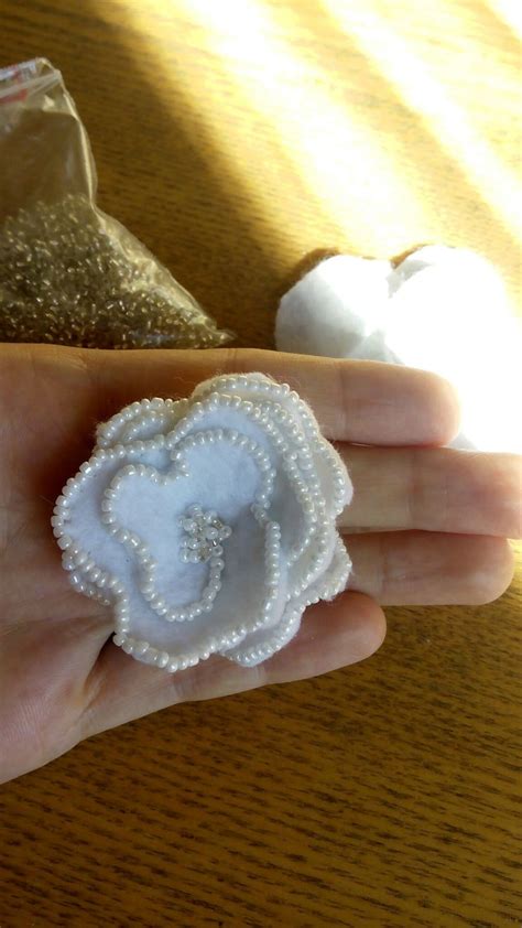 Брошь из фетра и бисера Брошь Бисер Фетр