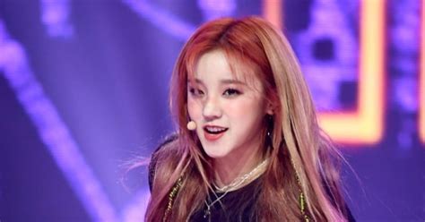 포토 여자아이들 우기 미소가 사랑스러워~