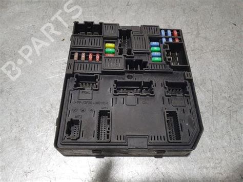 Fuse Box Renault Megane Iv Hatchback B9amn 13 Tce 100 B9n8