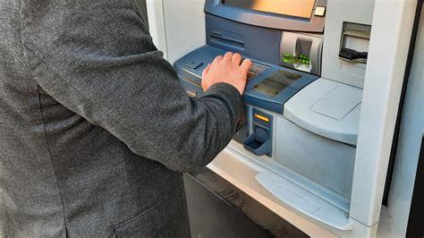 三菱UFJ10月より法人扱いの店頭振り込み手数料が880円に ネットバンキングは変わらず 月刊総務オンライン