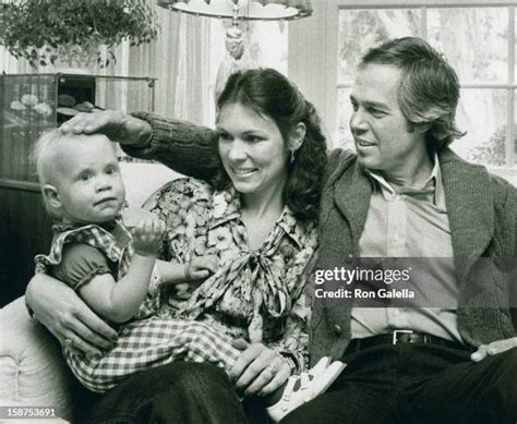Steve Kanaly And Wife Photos And Premium High Res Pictures Getty Images