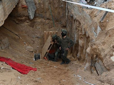 Israel Starts Pumping Seawater Into Hamas Tunnels Us Officials Say