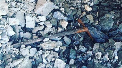 El Deshielo Desentierra Un Antiguo Piolet De Finales Del XIX En El