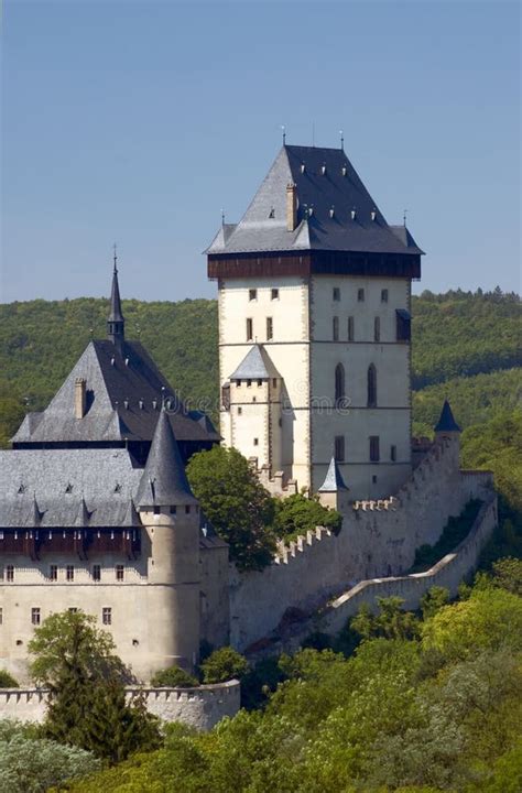 城堡karlstejn 库存照片 图片 包括有 旅途 帝国 蓝色 贵族 沼泽 城堡 捷克语 目的地 4147444
