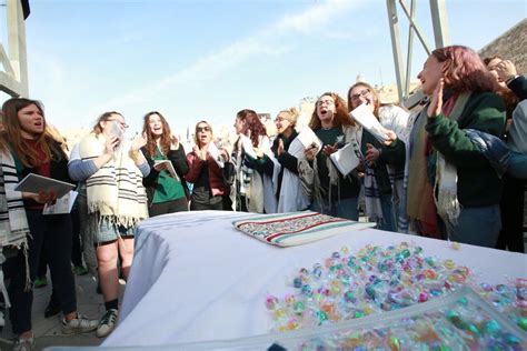 Emily Aronson Emilyraronson Twitter