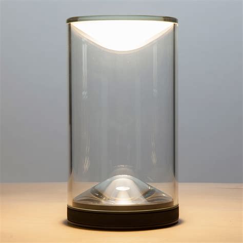 Foster Partners Introduces Eva Tabletop Light