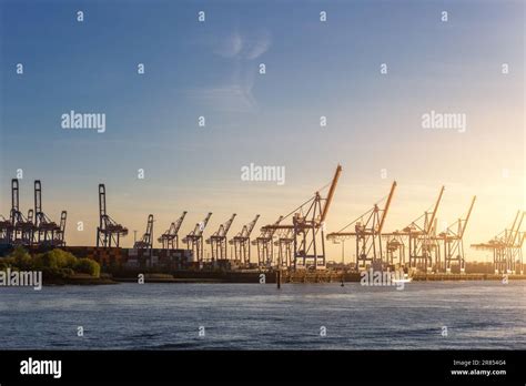 Scenic View Row Big Cargo Container Ship Loading Hamburg City Port
