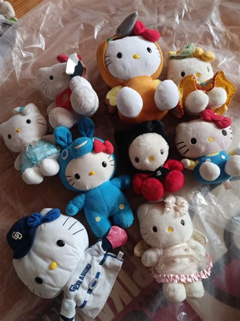 Hello Kitty Bundles Hobbies And Toys Toys And Games On Carousell
