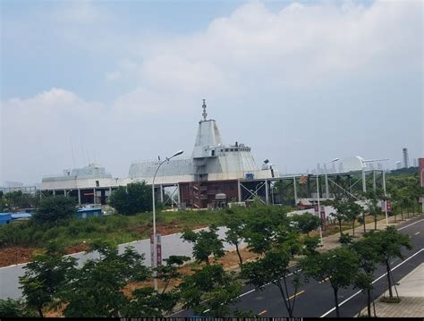 中国内地航母试验模型铲掉滑跃舰艏