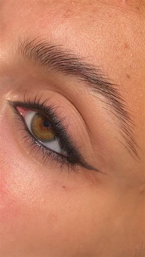 Siren Eyes Tutorial Easy Tutorial To N How To Do Siren Eyes Tipos De Ojos Sombras De Ojos