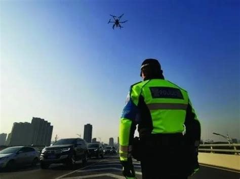 无人机空中执法，开车玩手机被“抓现行” 知乎