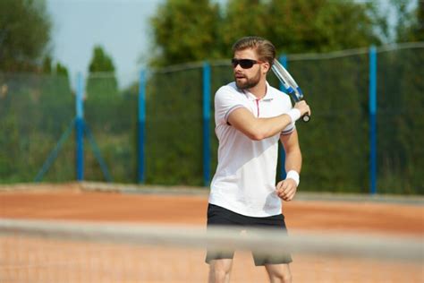 Vestimenta Adecuada Para Jugar Al Pádel Cuerpo En Acción