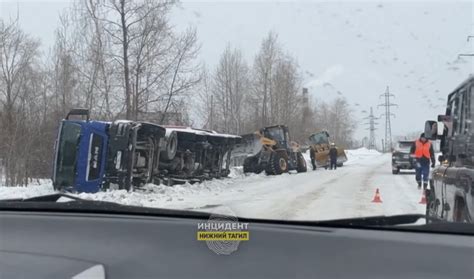 В Нижнем Тагиле перевернулась фура