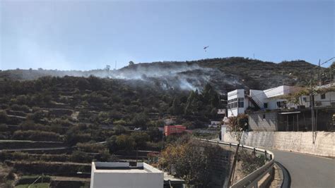 Medios Aéreos Y Terrestres Controlan El Fuego Declarado En Cazadores