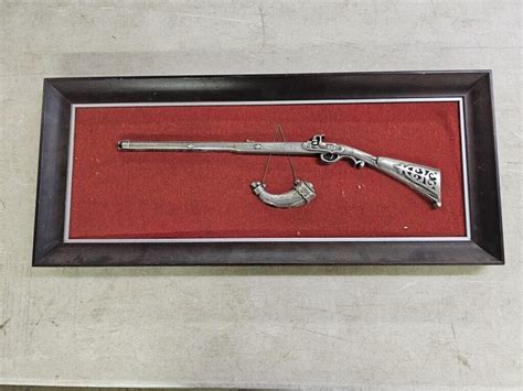 Vintage Musket With Powder Horn Wall Art Live And Online Auctions On