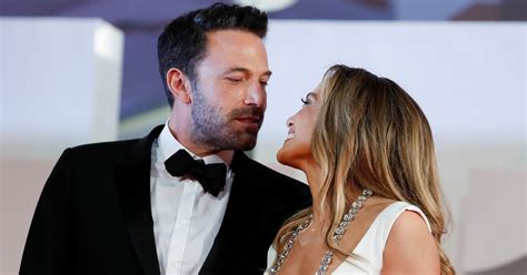 Jennifer Lopez Told Ben Affleck He Was A Meme During Grammys Seat