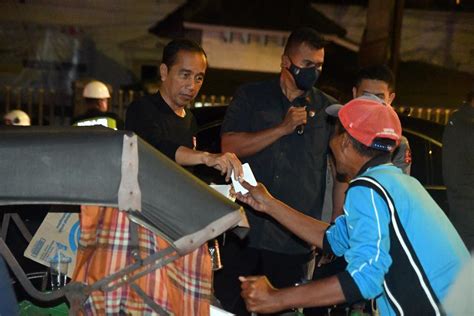 Survei Kepuasan Publik Terhadap Kinerja Jokowi 78 5 Ini Alasannya Nasional Katadata Co Id