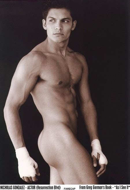 OMG He S Naked Nicholas Gonzalez OMG BLOG