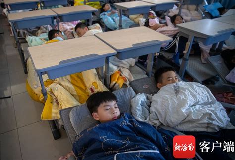 “午睡神器” 营养午餐 海口这所学校的午餐午休服务让人羡慕！ 新闻中心 南海网