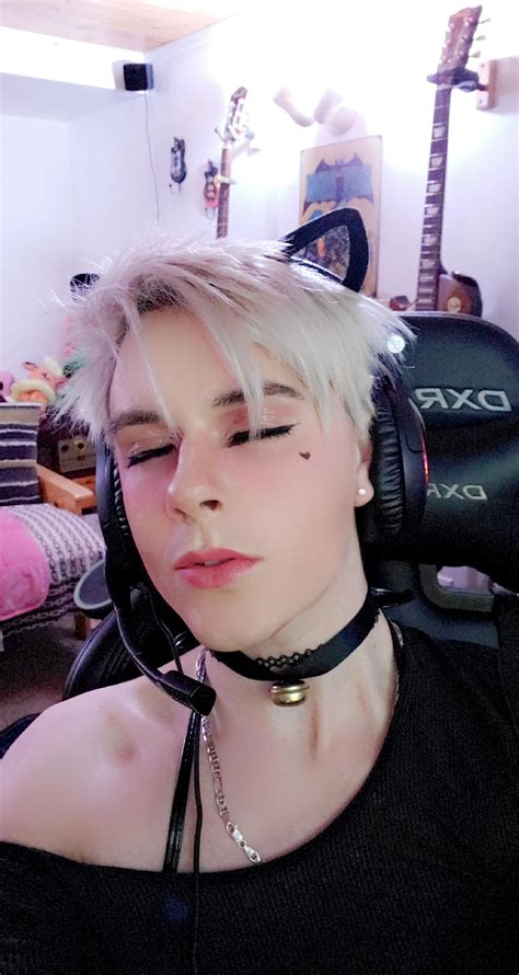 Hows My Makeup💄💋 Scrolller