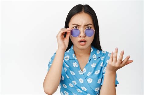 Premium Photo Close Up Portrait Of Asian Girl In Sunglasses Looking