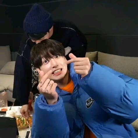 Bts Community Posts 정국아 생일축하해이번에는 같이 못보내지만 1년만 있으면 같이 보낼수 있어ㅎㅎ