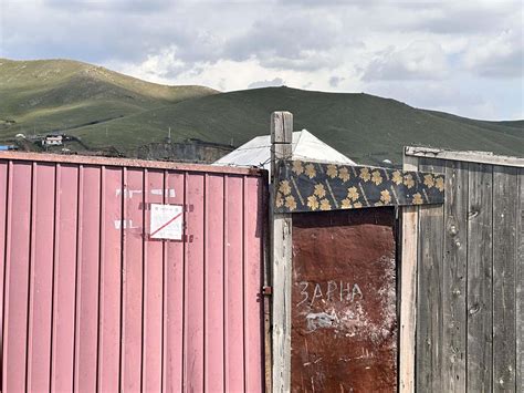 Үерийн бүсэд буусан айлууд Нүүнэ нүүхгүй Nio Mn