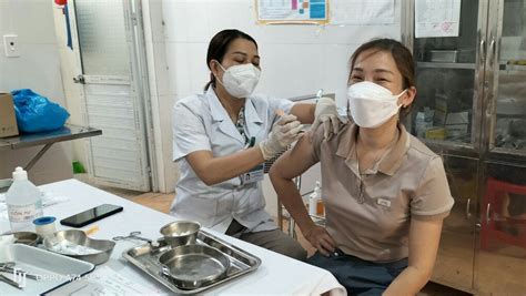 Chợ Đồn triển khai tiêm vắc xin phòng COVID 19 liều nhắc lại lần 2 mũi 4