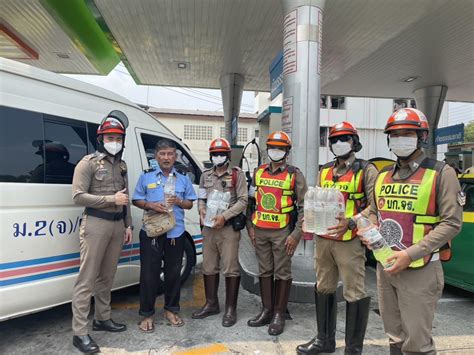 บางจากฯ ร่วมกับตำรวจจราจร กองบังคับการตำรวจจราจร ดูแลประชาชนช่วงเทศกาลสงกราน