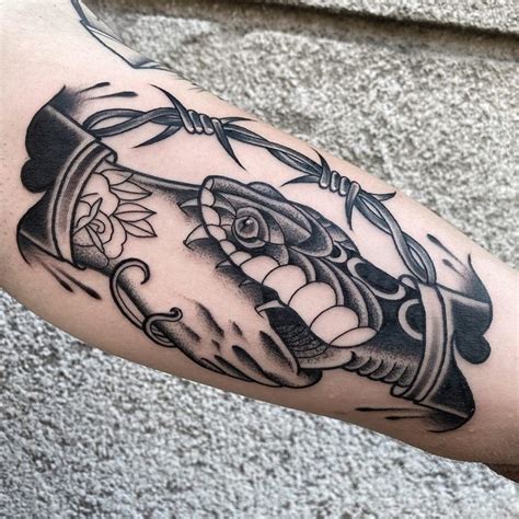 Top Trust No Tattoo In Cdgdbentre