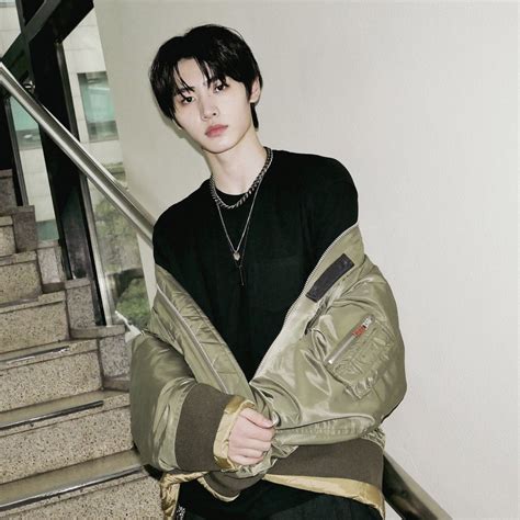 kalandra on Twitter RT 1208boi 카키 자켓 모도 성훈이 좋음