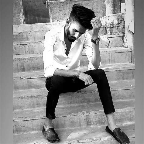 𝐑𝐢𝐭𝐢𝐤 𝐒𝐡𝐮𝐤𝐥𝐚 Royal Shukla 9229 • Threads Say More
