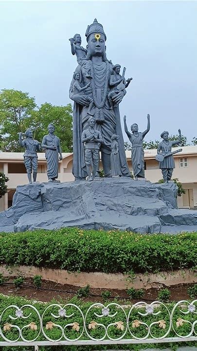 Sant Shri Gajanan Maharaj Sansthan Shegaon संत श्री गजानन महाराज