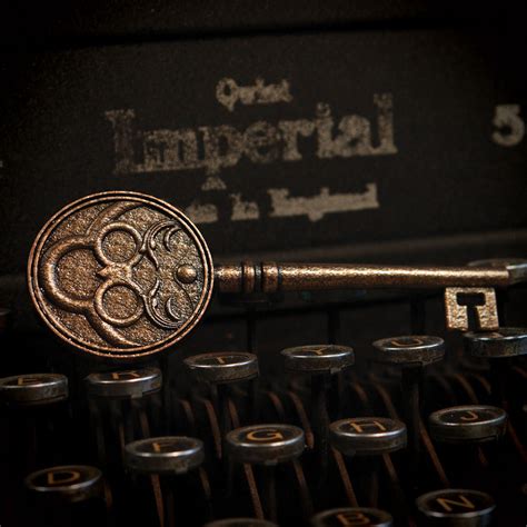 Resident Evil Village Insignia Key Replika Minotaur Cz