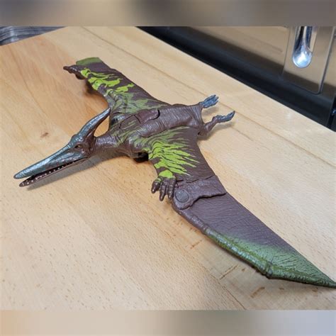 Mattel Toys Jurassic World Toys Sound Strike Pteranodon Figure With