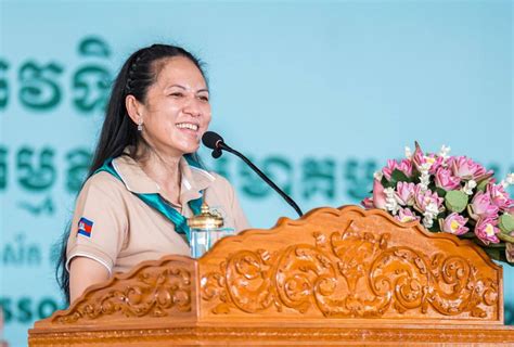 លោកជំទាវបណ្ឌិត ពេជ ចន្ទមុន្នី ហ៊ុនម៉ាណែត៖ ចលនាកាយឫទ្ធិនារីកម្ពុជា ផ្តល់ឱកាសឲ្យកុមារី និងយុវតី